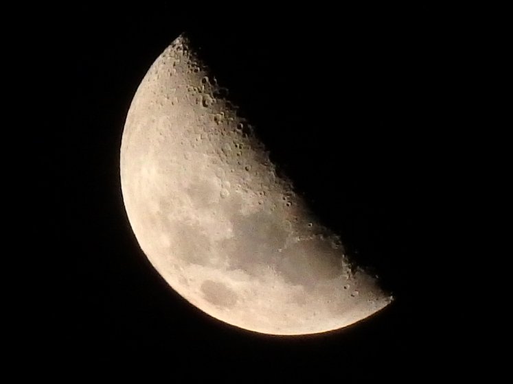 SH-1 - The Moon an hour ago | DPReview Forums