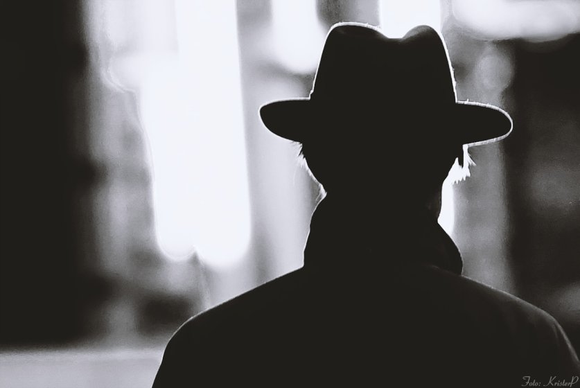 Where do street photographers find all the men with hats? | DPReview Forums