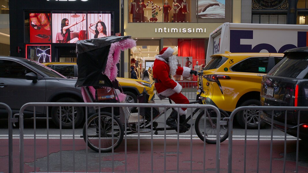 Nikon Zr RED RAW 4K Video: Holiday Time at Rockefeller Center | DPReview Forums
