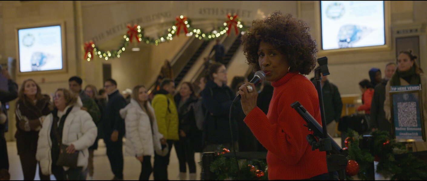 Zr with Anamorphic Lens: Christmas Eve in Two NYC Parks | DPReview Forums