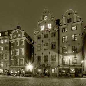 Night in Old Town | DPReview Forums