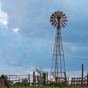 Oklahoma Windmill | DPReview Forums