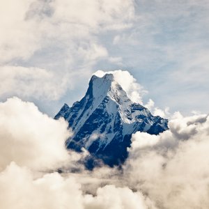 Machhapuchhre (Fish Tail - 6997m) shrouded in clouds | DPReview Forums
