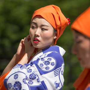 Portrait Japanese Female blue white kimono orange head scarf | DPReview Forums