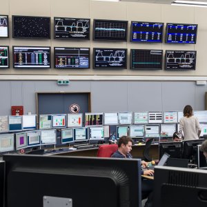 Large Hadron Collider control room - 1/4 of room shown | DPReview Forums