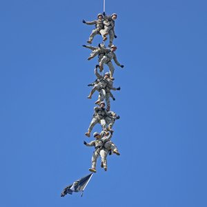 US Army Airborne Patrol Extraction Demo | DPReview Forums