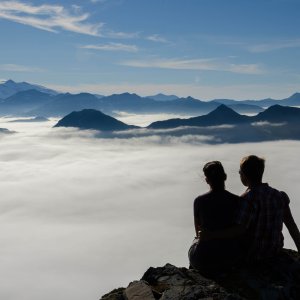 Sam and Mare sitting on Pyramid silhouette | DPReview Forums