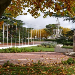 175 10-05 plaza | DPReview Forums