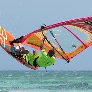 Ethan Westera doing a Ethan Westera WOW windsurfing trick at Hi-Winds Aruba | DPReview Forums