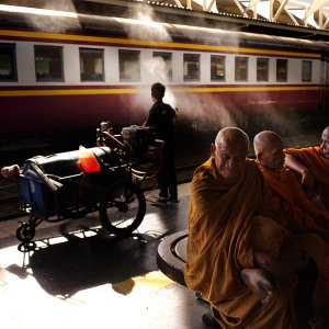 from a corner of Bangkok Train Station | DPReview Forums