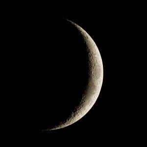 Crescent Moon | DPReview Forums