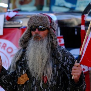 outdoor-street-city-adult-attractive-background-beautiful | DPReview Forums