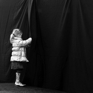 091009-modeshow_zuid-9889-bw | DPReview Forums