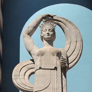 Centennial Sculpture Close Crop | DPReview Forums