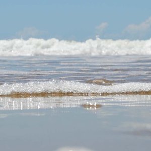 Playing games with the surf on the beach 1 | DPReview Forums